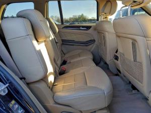 Zils Mercedes-Benz gl-550 2015 Kauņa, ar dzinēja tilpumu 4.70 L un nobraukumu 180 tūkst. km par 14400 €, foto 9 vietnē AUTOMOTO.COM.LV