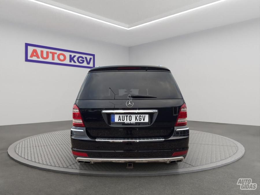 Mercedes-Benz gl-550 2010 in Kaunas, with an engine capacity of 5.50 L and mileage of 311 thousand km for 7499 €, photo 4 on AUTOMOTO.COM.LV