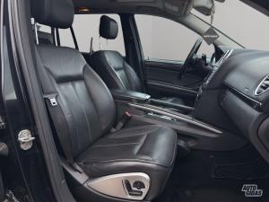 Mercedes-Benz gl-550 2010 in Kaunas, with an engine capacity of 5.50 L and mileage of 311 thousand km for 7499 €, photo 8 on AUTOMOTO.COM.LV