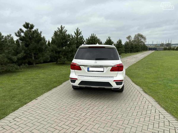 Mercedes-Benz gl-550 2013 in Alytus, with an engine capacity of 4.70 L and mileage of 164 thousand km for 18000 €, photo 3 on AUTOMOTO.COM.LV
