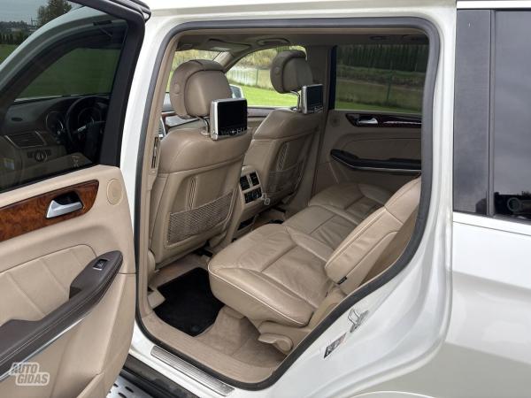 Mercedes-Benz gl-550 2013 in Alytus, with an engine capacity of 4.70 L and mileage of 164 thousand km for 18000 €, photo 10 on AUTOMOTO.COM.LV