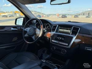 Mercedes-Benz gl-550 2013 Viļņa, ar dzinēja tilpumu 4.70 L un nobraukumu 240 tūkst. km par 17500 €, foto 21 vietnē AUTOMOTO.COM.LV