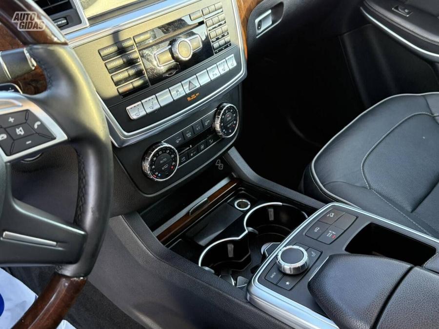 Mercedes-Benz gl-550 2013 Viļņa, ar dzinēja tilpumu 4.70 L un nobraukumu 240 tūkst. km par 17500 €, foto 24 vietnē AUTOMOTO.COM.LV