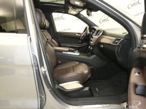 Mercedes-Benz gl-550 2014 in Vilnius, with an engine capacity of 4.66 L and mileage of 196 thousand km for 16900 €, photo 5 on AUTOMOTO.COM.LV