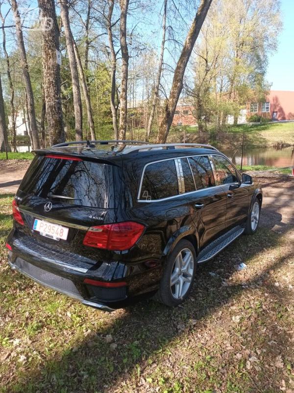 Mercedes-Benz gl-550 2015 in Vilnius, with an engine capacity of 4.70 L and mileage of 190 thousand km for 15850 €, photo 10 on AUTOMOTO.COM.LV