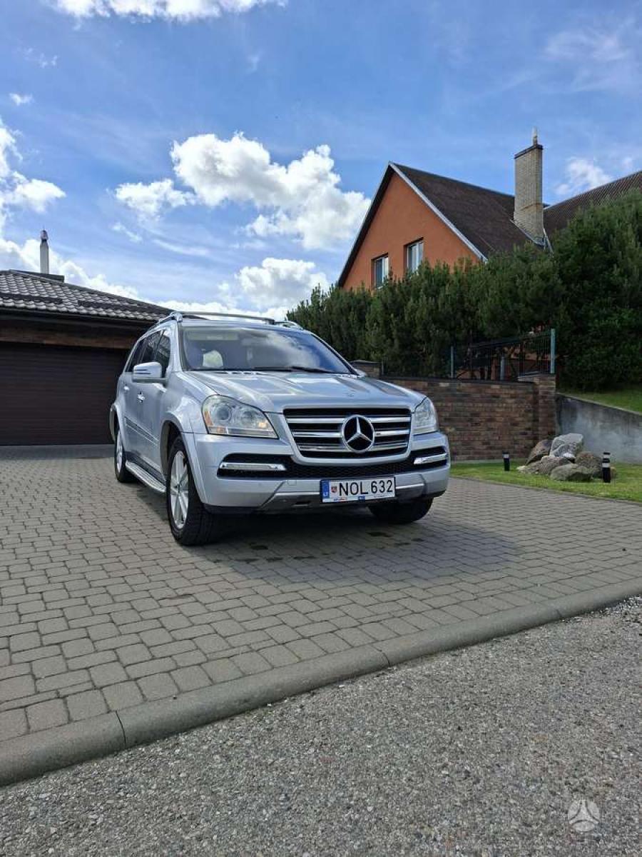 Серый Мерседес ГЛ 550 2011 в Ионава, объемом двигателя 5.50 л и пробегом 136 тыс. км за 12900 €, фото 9 на AUTOMOTO.COM.LV