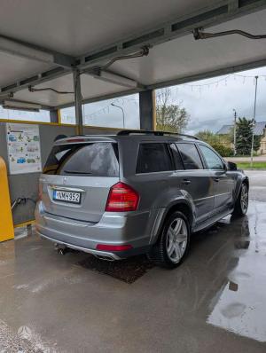 Pelēks Mercedes-Benz gl-550 2012 Šauļi, ar dzinēja tilpumu 5.50 L un nobraukumu 335 tūkst. km par 10500 €, foto 5 vietnē AUTOMOTO.COM.LV