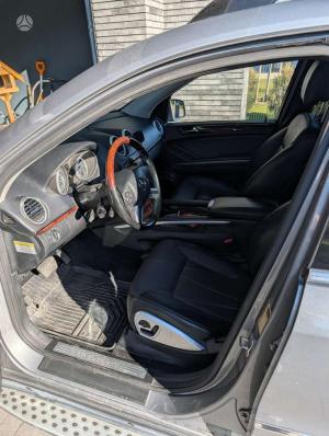 Pelēks Mercedes-Benz gl-550 2012 Šauļi, ar dzinēja tilpumu 5.50 L un nobraukumu 335 tūkst. km par 10500 €, foto 10 vietnē AUTOMOTO.COM.LV
