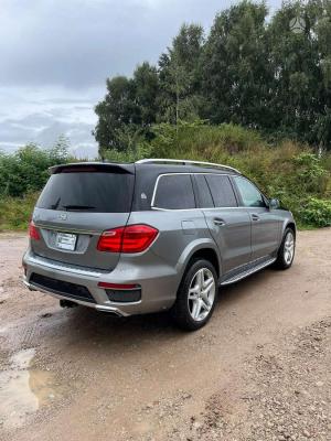 Grey Mercedes-Benz gl-550 2014 in Kaunas, with an engine capacity of 4.70 L and mileage of 315 thousand km for 8600 €, photo  on AUTOMOTO.COM.LV