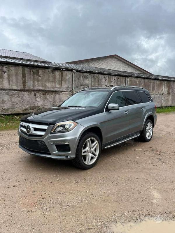 Pelēks Mercedes-Benz gl-550 2014 Kauņa, ar dzinēja tilpumu 4.70 L un nobraukumu 315 tūkst. km par 8600 €, foto 2 vietnē AUTOMOTO.COM.LV