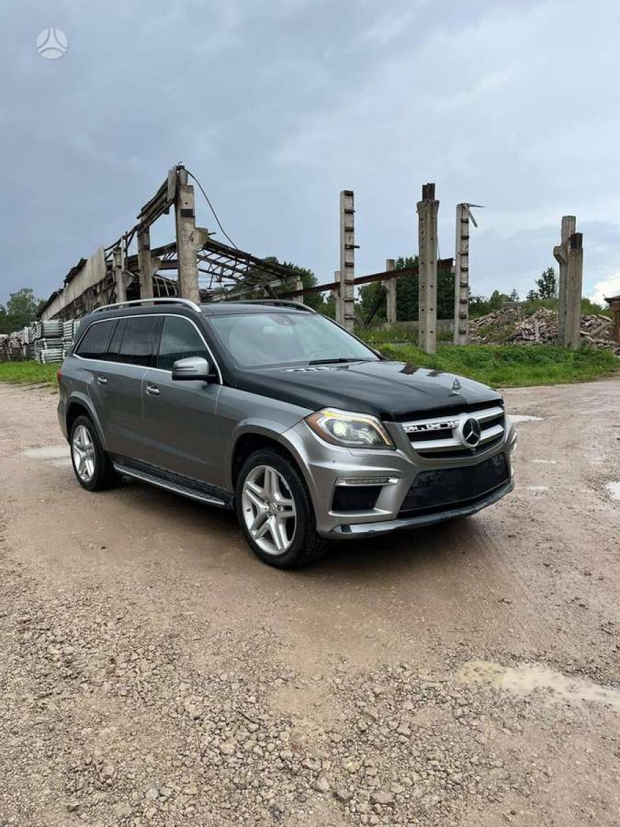 Grey Mercedes-Benz gl-550 2014 in Kaunas, with an engine capacity of 4.70 L and mileage of 315 thousand km for 8600 €, photo 4 on AUTOMOTO.COM.LV