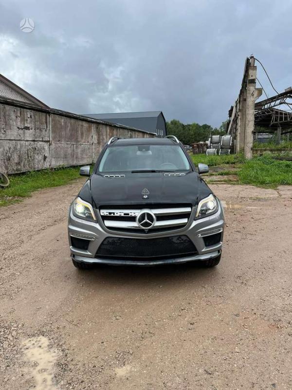 Pelēks Mercedes-Benz gl-550 2014 Kauņa, ar dzinēja tilpumu 4.70 L un nobraukumu 315 tūkst. km par 8600 €, foto 5 vietnē AUTOMOTO.COM.LV