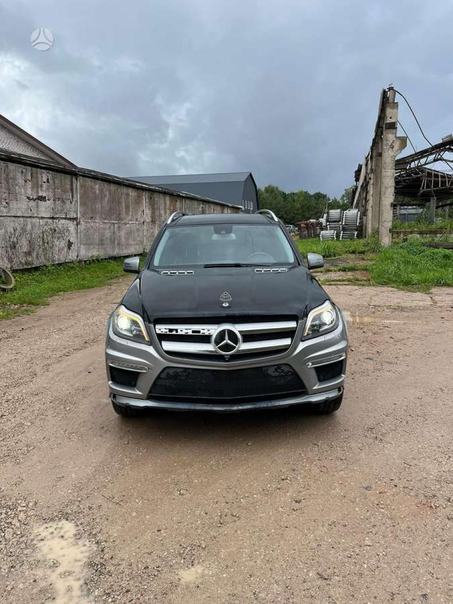 Grey Mercedes-Benz gl-550 2014 in Kaunas, with an engine capacity of 4.70 L and mileage of 315 thousand km for 8600 €, photo 6 on AUTOMOTO.COM.LV