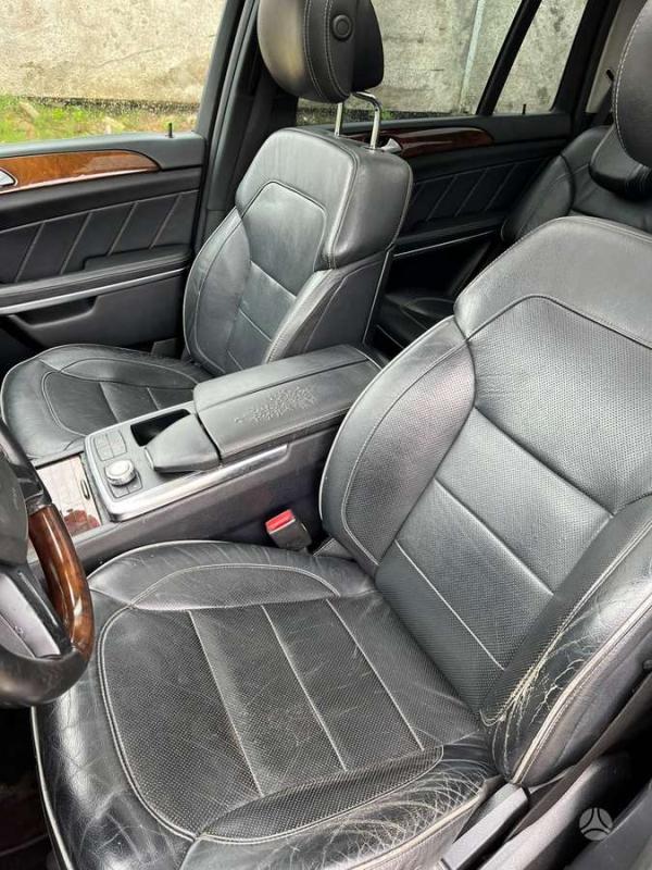 Pelēks Mercedes-Benz gl-550 2014 Kauņa, ar dzinēja tilpumu 4.70 L un nobraukumu 315 tūkst. km par 8600 €, foto 9 vietnē AUTOMOTO.COM.LV