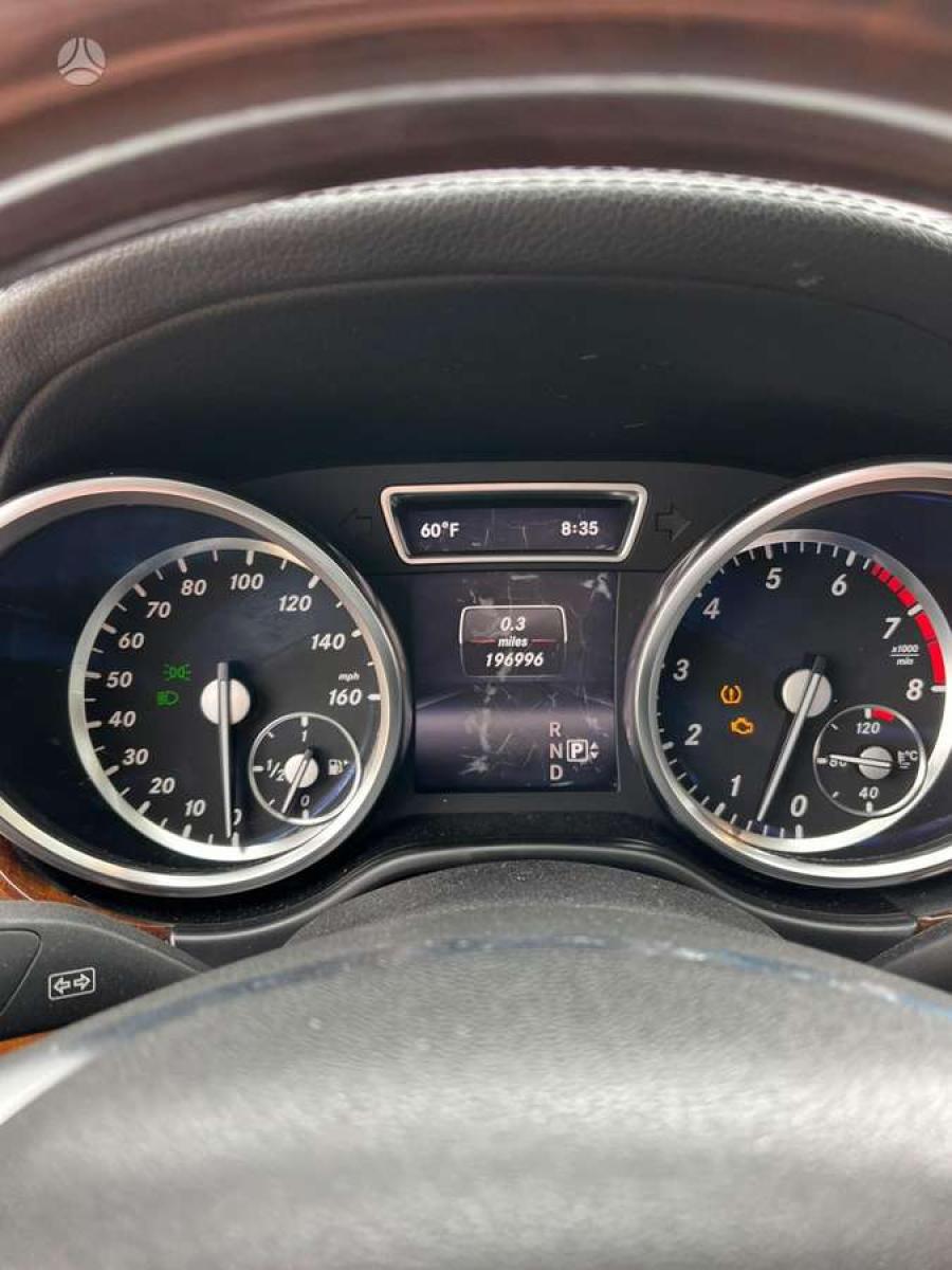 Grey Mercedes-Benz gl-550 2014 in Kaunas, with an engine capacity of 4.70 L and mileage of 315 thousand km for 8600 €, photo 18 on AUTOMOTO.COM.LV