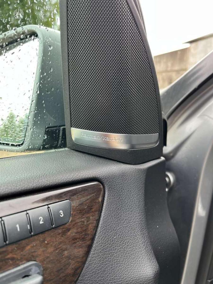 Grey Mercedes-Benz gl-550 2014 in Kaunas, with an engine capacity of 4.70 L and mileage of 315 thousand km for 8600 €, photo 19 on AUTOMOTO.COM.LV