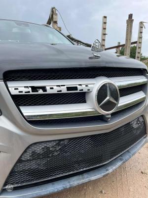 Grey Mercedes-Benz gl-550 2014 in Kaunas, with an engine capacity of 4.70 L and mileage of 315 thousand km for 8600 €, photo 26 on AUTOMOTO.COM.LV