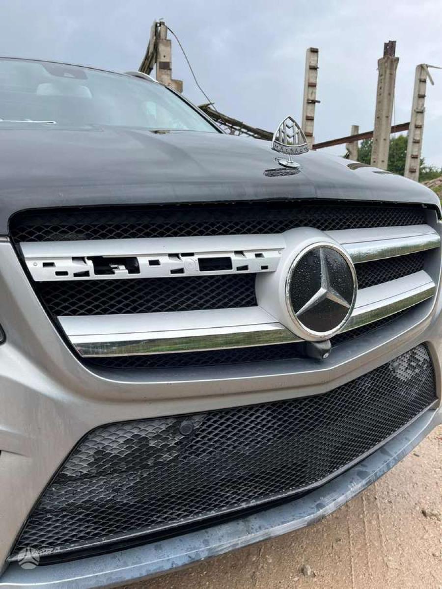Grey Mercedes-Benz gl-550 2014 in Kaunas, with an engine capacity of 4.70 L and mileage of 315 thousand km for 8600 €, photo 26 on AUTOMOTO.COM.LV
