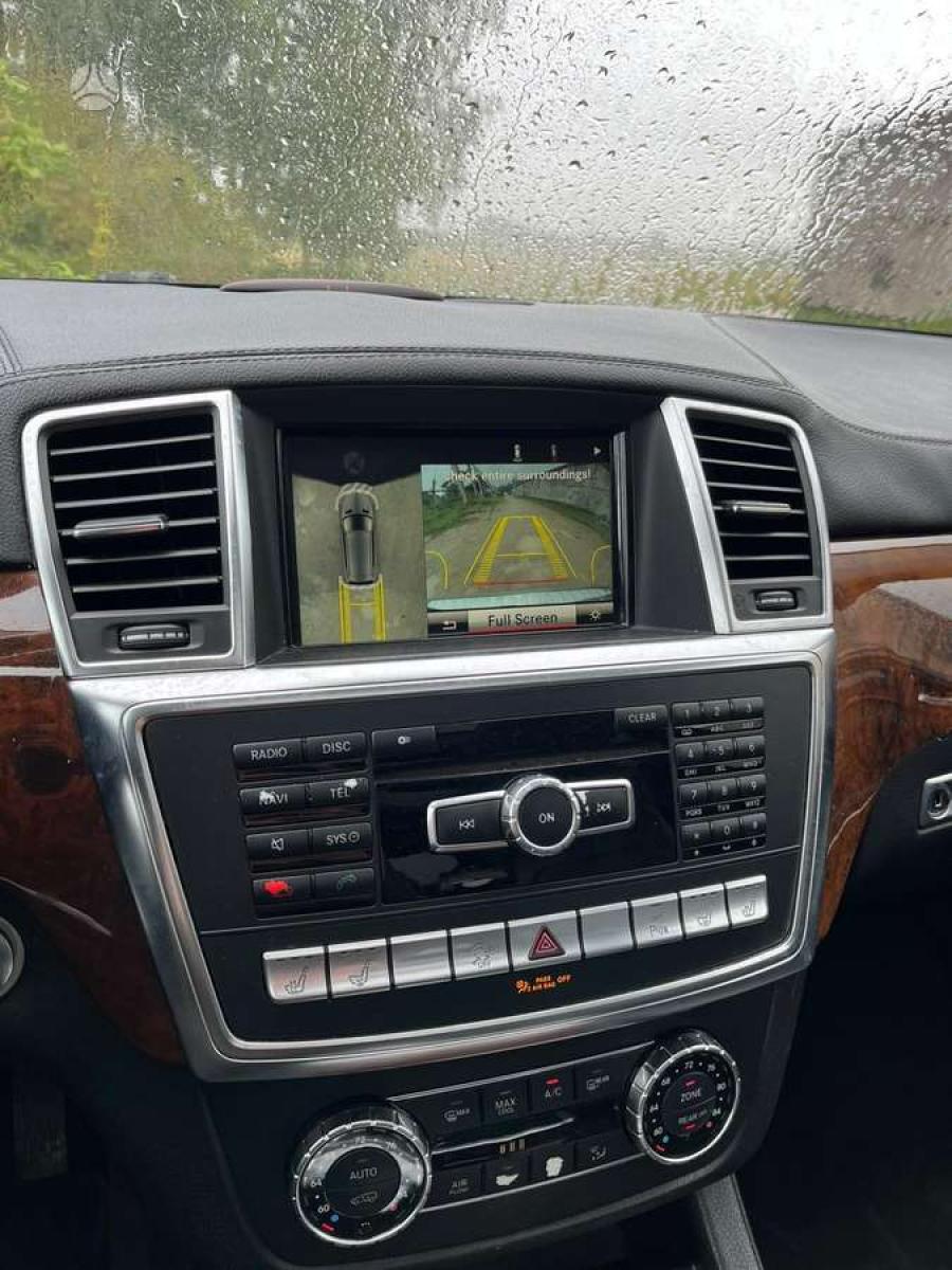Grey Mercedes-Benz gl-550 2014 in Kaunas, with an engine capacity of 4.70 L and mileage of 315 thousand km for 8600 €, photo 43 on AUTOMOTO.COM.LV