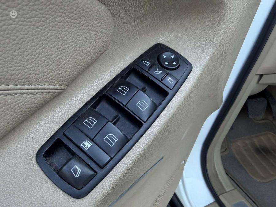 Balts Mercedes-Benz gl-550 2008 Kauņa, ar dzinēja tilpumu 5.50 L un nobraukumu 280 tūkst. km par 9000 €, foto 23 vietnē AUTOMOTO.COM.LV