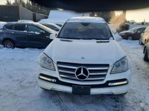 White Mercedes-Benz gl-550 2011 in Kaunas, with an engine capacity of 5.50 L and mileage of 146 thousand km for 10950 €, photo 6 on AUTOMOTO.COM.LV