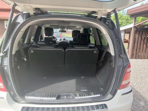 White Mercedes-Benz gl-550 2011 in Klaipeda, with an engine capacity of 5.46 L and mileage of 300 thousand km for 10500 €, photo 9 on AUTOMOTO.COM.LV