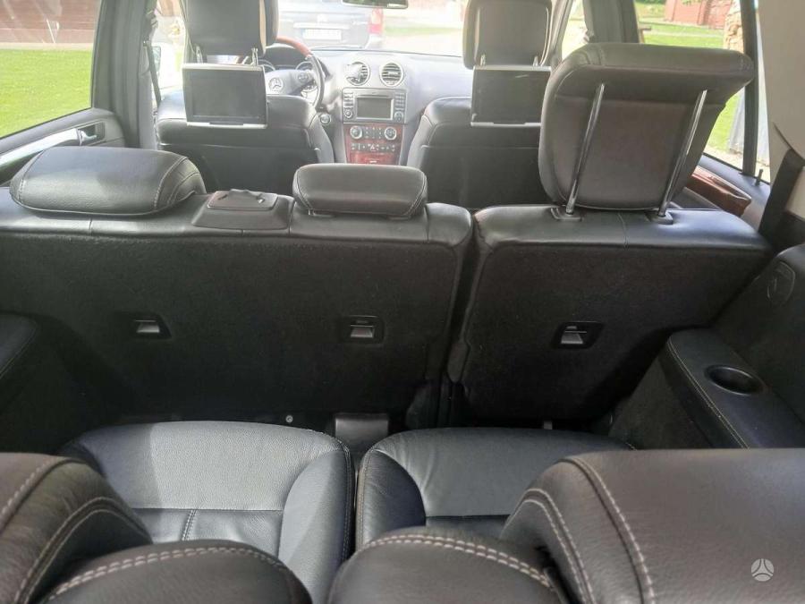 White Mercedes-Benz gl-550 2011 in Klaipeda, with an engine capacity of 5.46 L and mileage of 300 thousand km for 10500 €, photo 12 on AUTOMOTO.COM.LV