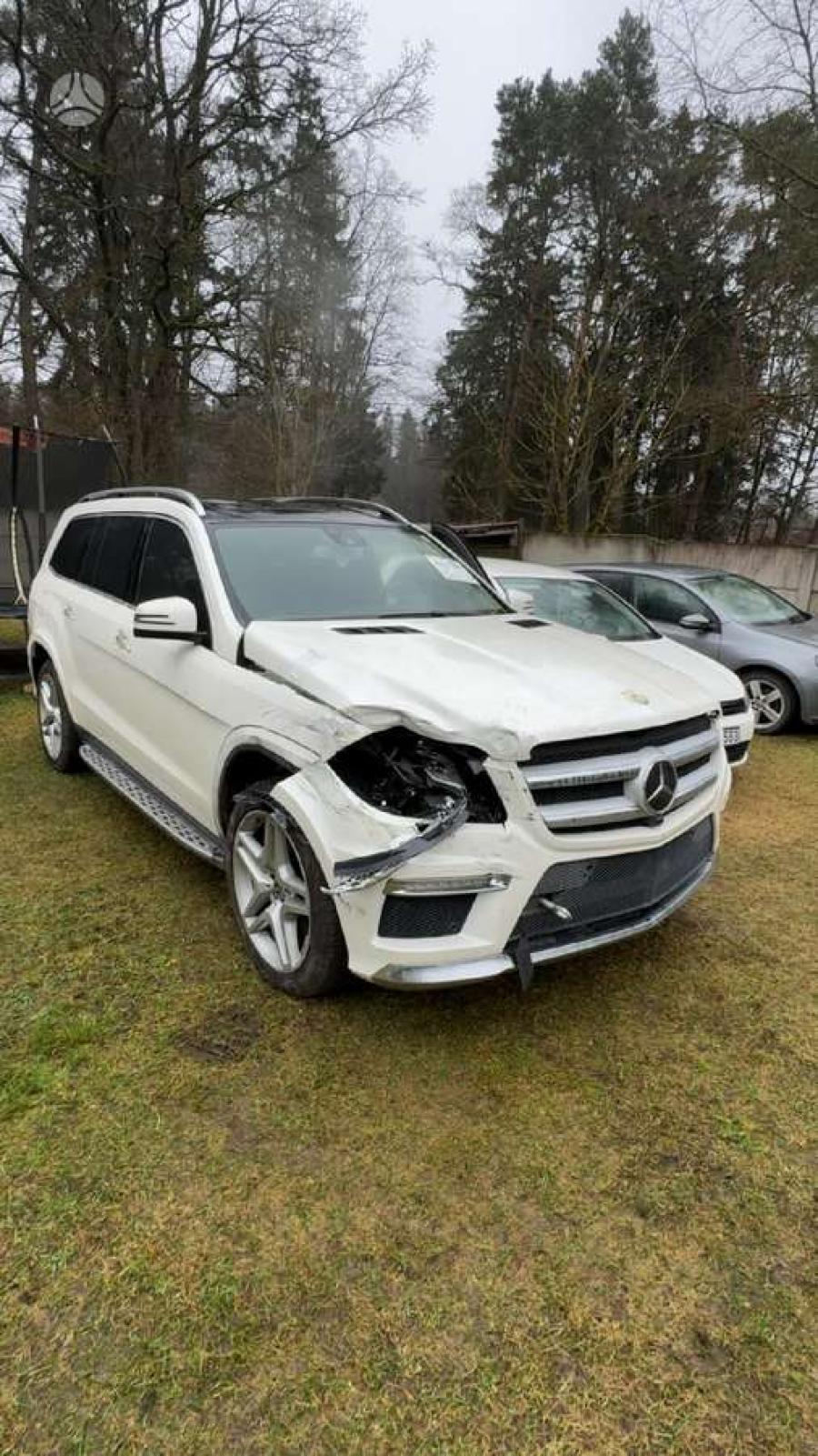 Balts Mercedes-Benz gl-550 2014 Kauņa, ar dzinēja tilpumu 4.70 L un nobraukumu 195 tūkst. km par 11500 €, foto 2 vietnē AUTOMOTO.COM.LV