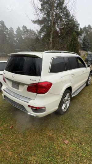 Balts Mercedes-Benz gl-550 2014 Kauņa, ar dzinēja tilpumu 4.70 L un nobraukumu 195 tūkst. km par 11500 €, foto 4 vietnē AUTOMOTO.COM.LV