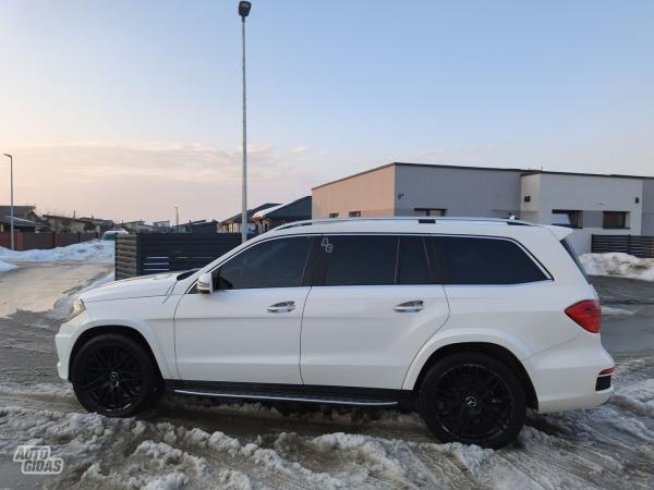 White Mercedes-Benz gl-550 2014 in Siauliai, with an engine capacity of 4.70 L and mileage of 218 thousand km for 12200 €, photo 3 on AUTOMOTO.COM.LV