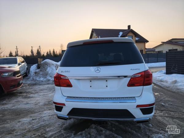 White Mercedes-Benz gl-550 2014 in Siauliai, with an engine capacity of 4.70 L and mileage of 218 thousand km for 12200 €, photo 8 on AUTOMOTO.COM.LV