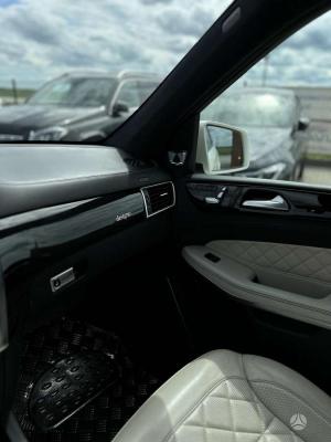 Белый Мерседес ГЛ 550 2015 в Каунас, объемом двигателя 4.66 л и пробегом 182 тыс. км за 19999 €, фото 30 на AUTOMOTO.COM.LV