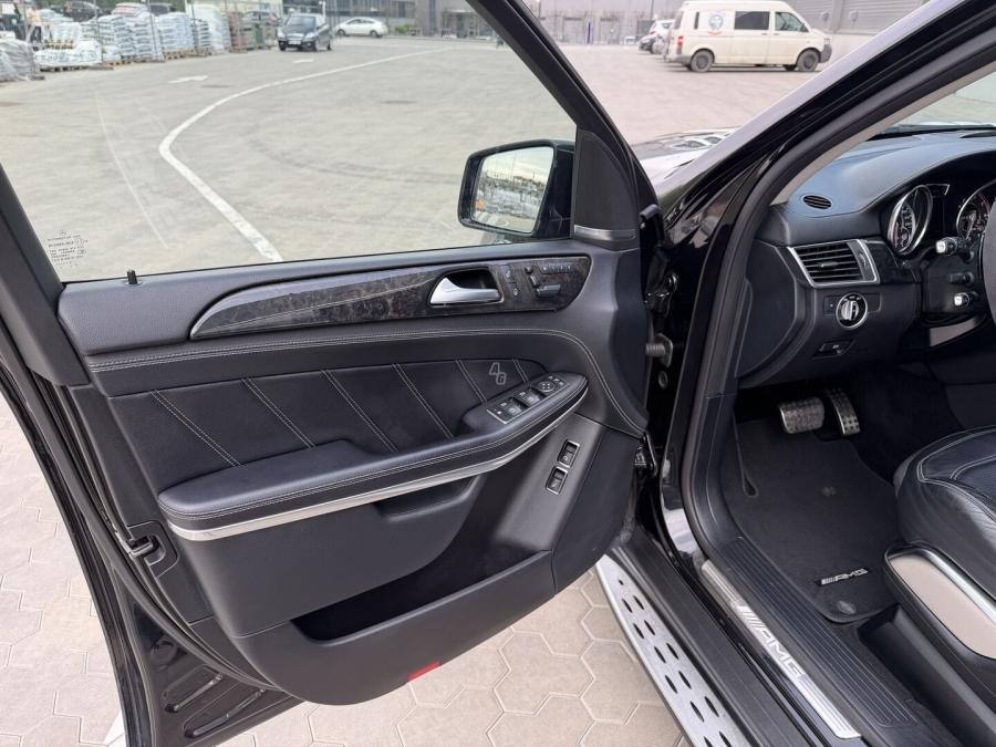 Melns Mercedes-Benz gl-63-amg 2013 Kauņa, ar dzinēja tilpumu 5.50 L un nobraukumu 318 tūkst. km par 19900 €, foto 12 vietnē AUTOMOTO.COM.LV