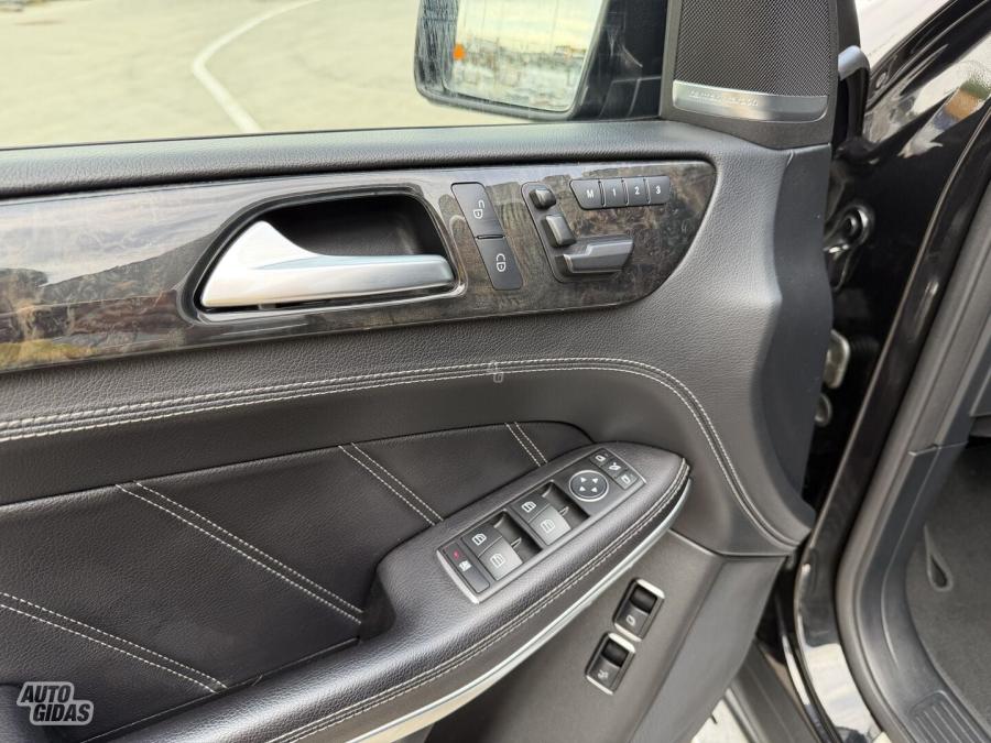 Melns Mercedes-Benz gl-63-amg 2013 Kauņa, ar dzinēja tilpumu 5.50 L un nobraukumu 318 tūkst. km par 19900 €, foto 13 vietnē AUTOMOTO.COM.LV