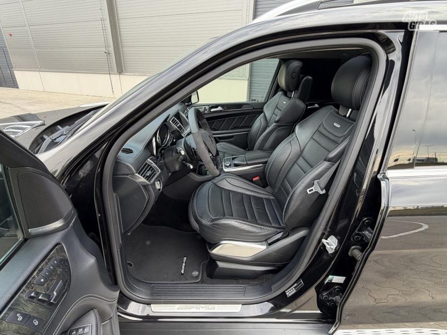 Melns Mercedes-Benz gl-63-amg 2013 Kauņa, ar dzinēja tilpumu 5.50 L un nobraukumu 318 tūkst. km par 19900 €, foto 14 vietnē AUTOMOTO.COM.LV