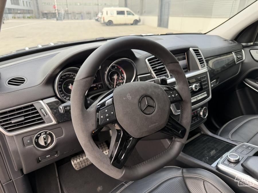 Melns Mercedes-Benz gl-63-amg 2013 Kauņa, ar dzinēja tilpumu 5.50 L un nobraukumu 318 tūkst. km par 19900 €, foto 15 vietnē AUTOMOTO.COM.LV