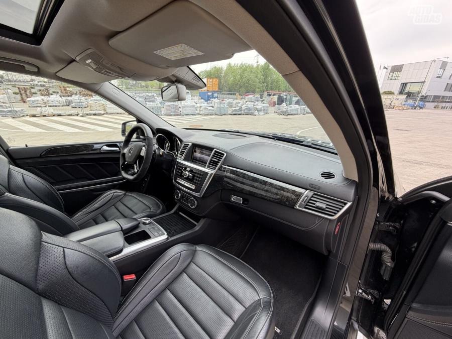 Melns Mercedes-Benz gl-63-amg 2013 Kauņa, ar dzinēja tilpumu 5.50 L un nobraukumu 318 tūkst. km par 19900 €, foto 19 vietnē AUTOMOTO.COM.LV
