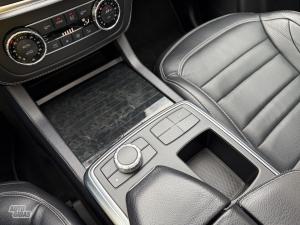 Melns Mercedes-Benz gl-63-amg 2013 Kauņa, ar dzinēja tilpumu 5.50 L un nobraukumu 318 tūkst. km par 19900 €, foto 24 vietnē AUTOMOTO.COM.LV