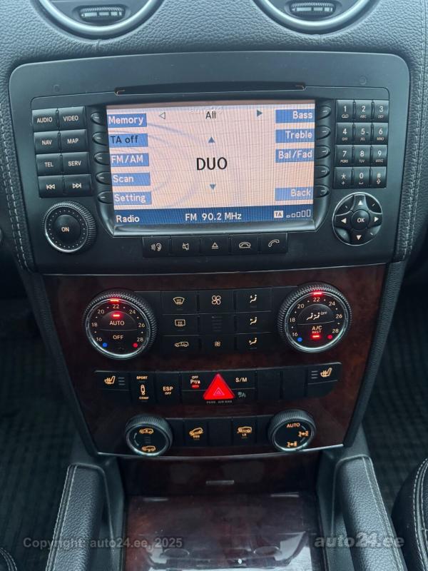 Melns Mercedes-Benz GL-Class 2006 Tallina, ar dzinēja tilpumu 3.00 L un nobraukumu 340 tūkst. km par 4998 €, foto 11 vietnē AUTOMOTO.COM.LV