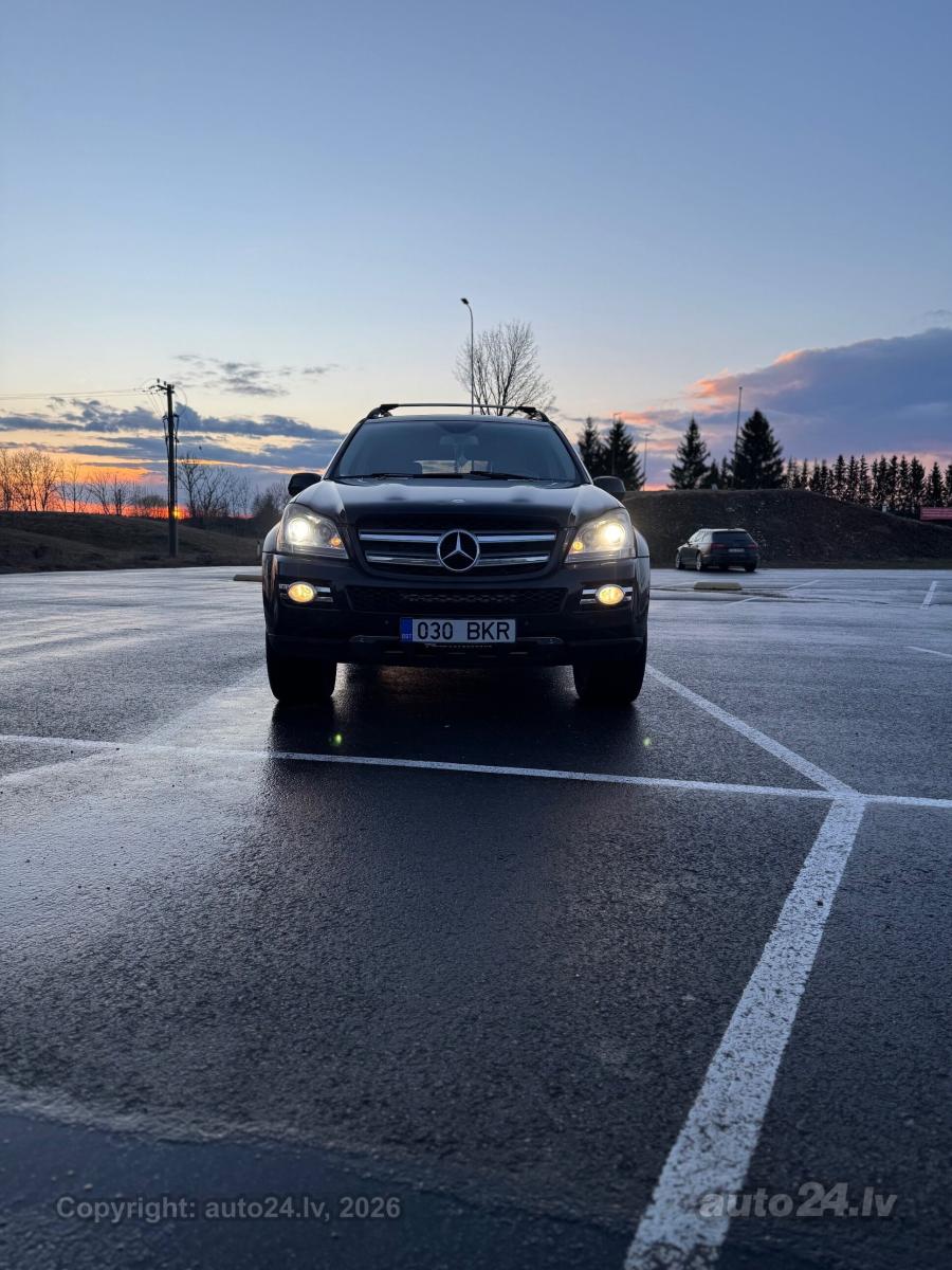 Melns Mercedes-Benz GL-Class 2006 Rapla, ar dzinēja tilpumu 4.00 L un nobraukumu 333 tūkst. km par 14999 €, foto 4 vietnē AUTOMOTO.COM.LV