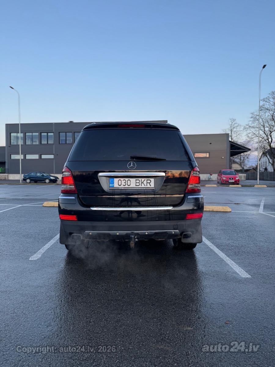 Melns Mercedes-Benz GL-Class 2006 Rapla, ar dzinēja tilpumu 4.00 L un nobraukumu 333 tūkst. km par 14999 €, foto 5 vietnē AUTOMOTO.COM.LV