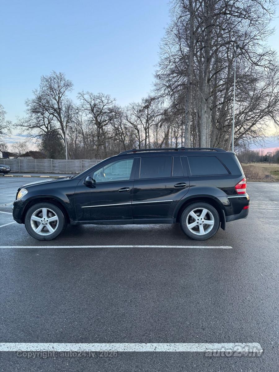 Melns Mercedes-Benz GL-Class 2006 Rapla, ar dzinēja tilpumu 4.00 L un nobraukumu 333 tūkst. km par 14999 €, foto 7 vietnē AUTOMOTO.COM.LV