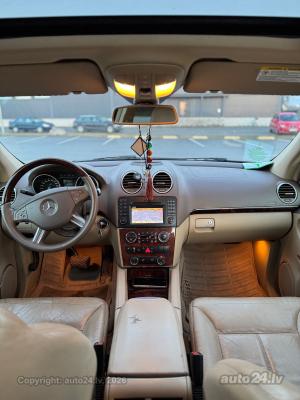 Melns Mercedes-Benz GL-Class 2006 Rapla, ar dzinēja tilpumu 4.00 L un nobraukumu 333 tūkst. km par 14999 €, foto 9 vietnē AUTOMOTO.COM.LV
