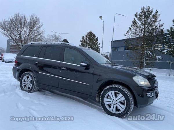 Melns Mercedes-Benz GL-Class 2007 Tallina, ar dzinēja tilpumu 5.50 L un nobraukumu 239 tūkst. km par 8900 €, foto 1 vietnē AUTOMOTO.COM.LV