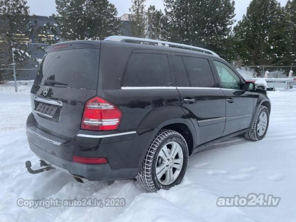 Melns Mercedes-Benz GL-Class 2007 Tallina, ar dzinēja tilpumu 5.50 L un nobraukumu 239 tūkst. km par 8900 €, foto 2 vietnē AUTOMOTO.COM.LV