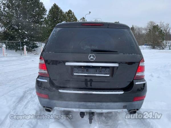 Melns Mercedes-Benz GL-Class 2007 Tallina, ar dzinēja tilpumu 5.50 L un nobraukumu 239 tūkst. km par 8900 €, foto 7 vietnē AUTOMOTO.COM.LV