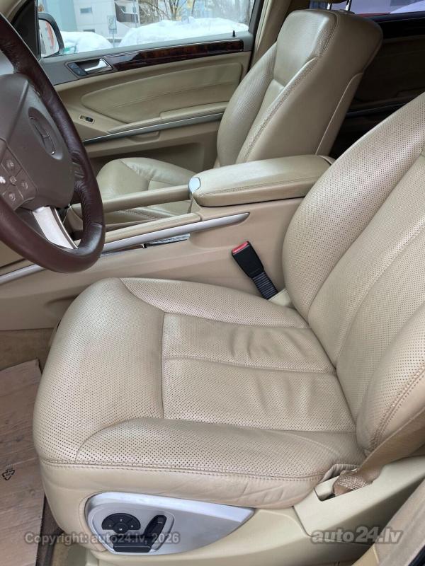 Melns Mercedes-Benz GL-Class 2007 Tallina, ar dzinēja tilpumu 5.50 L un nobraukumu 239 tūkst. km par 8900 €, foto 11 vietnē AUTOMOTO.COM.LV