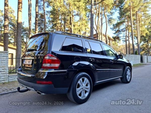 Black Mercedes-Benz GL-Class 2007 in Tallinn, with an engine capacity of 3.00 L and mileage of 298 thousand km for 8500 €, photo 2 on AUTOMOTO.COM.LV