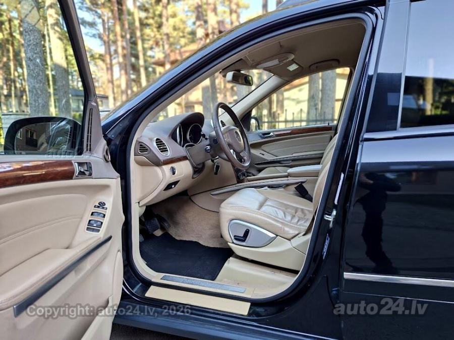 Black Mercedes-Benz GL-Class 2007 in Tallinn, with an engine capacity of 3.00 L and mileage of 298 thousand km for 8500 €, photo 9 on AUTOMOTO.COM.LV