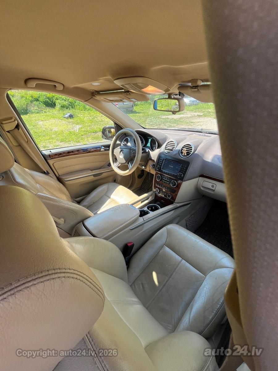 Melns Mercedes-Benz GL-Class 2007 Tallina, ar dzinēja tilpumu 3.00 L un nobraukumu 350 tūkst. km par 5990 €, foto 6 vietnē AUTOMOTO.COM.LV